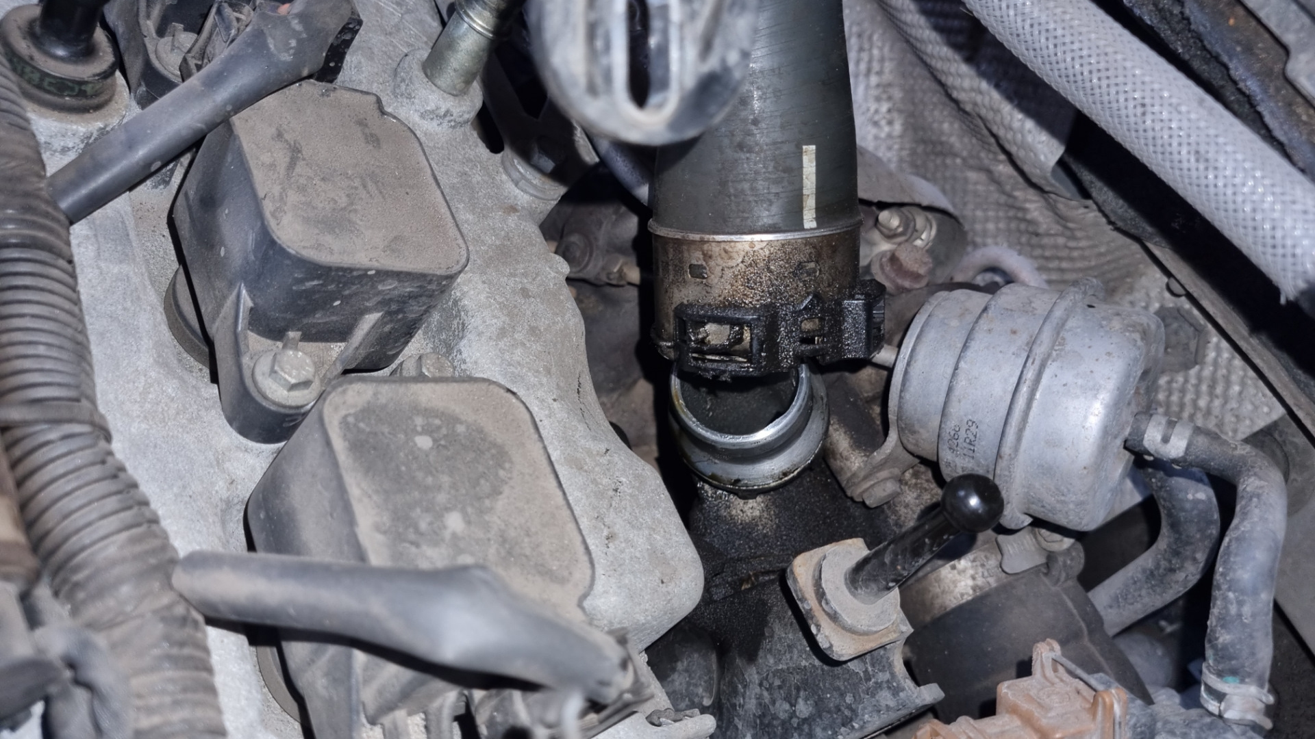 Замена уплотнительного кольца патрубка перед турбиной.номер 8201089100 ...