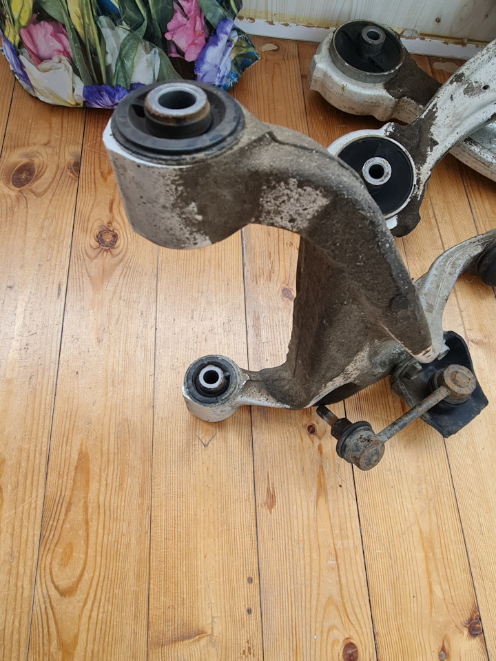 Задние верхние рычаги + линки Nissan Teana J32 на Nissan Teana (J32). Б ...