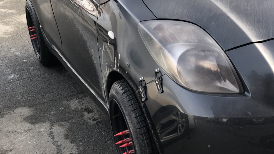 Toyota Vitz (90) 1.5 бензиновый 2006 | 1.5 на палке (шнырь) на DRIVE2
