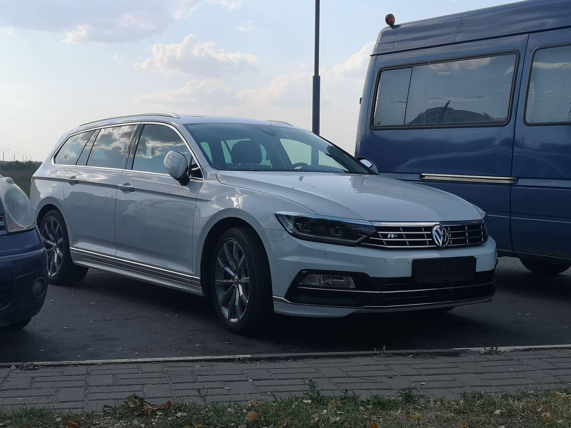 Беляш продан… — Volkswagen Passat Variant (B8), 2 л, 2016 года ...