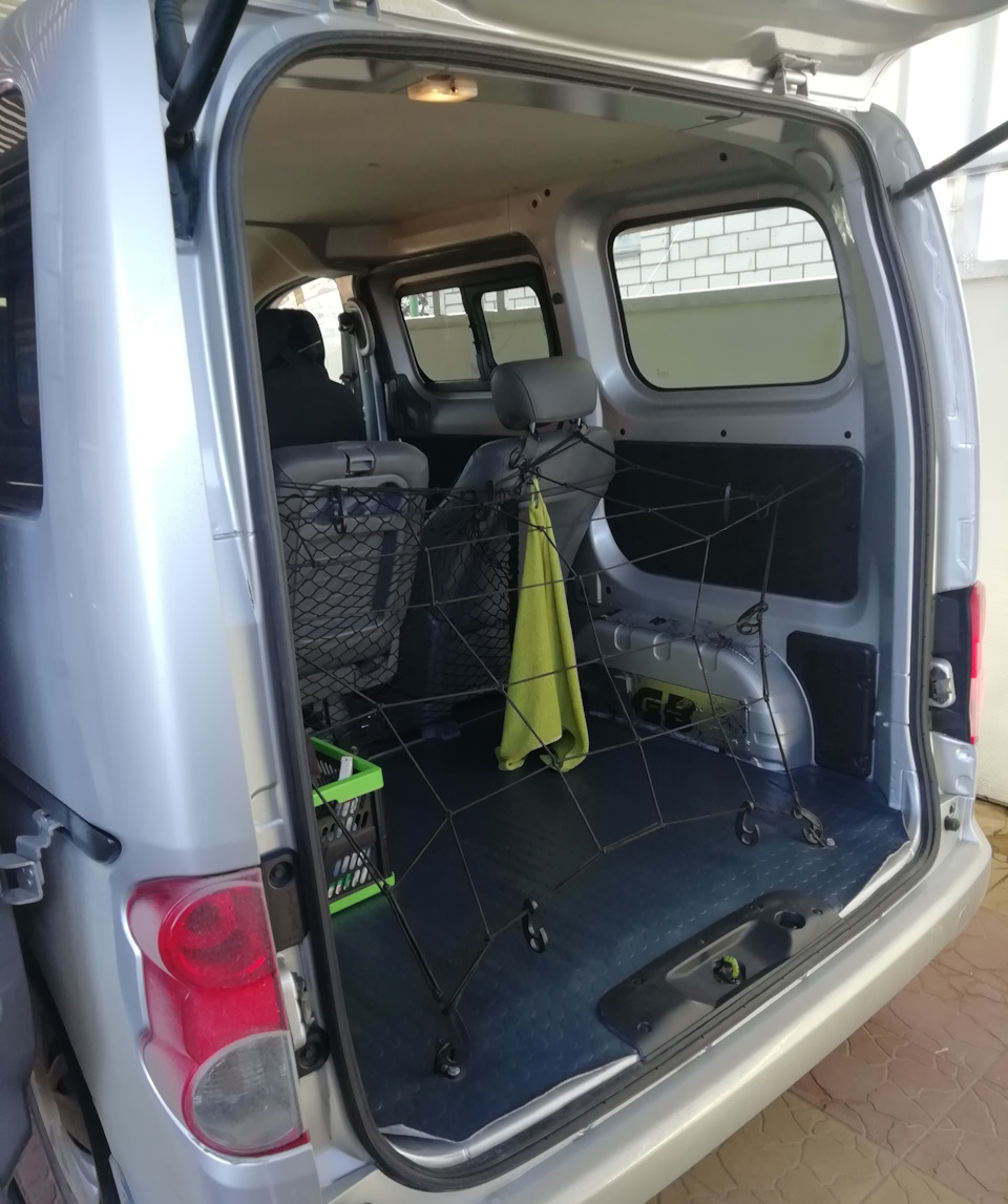 Сетка в багажник . — Nissan NV200, 1,6 л, 2013 года | аксессуары | DRIVE2