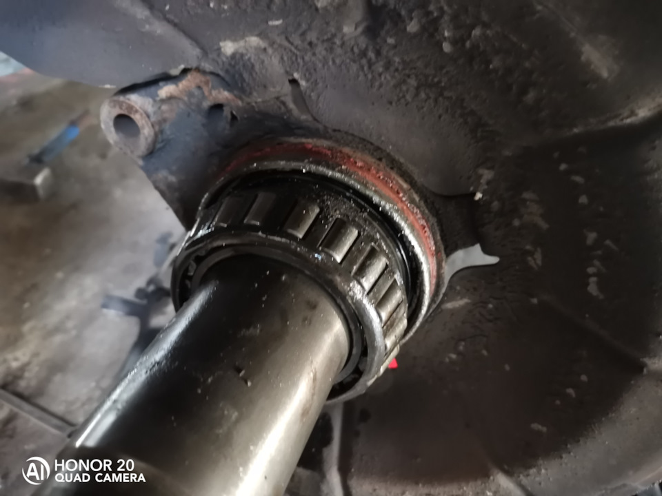 •63.Замена заднего ступичного подшипника. — Ford Transit (8G), 2,2 л ...