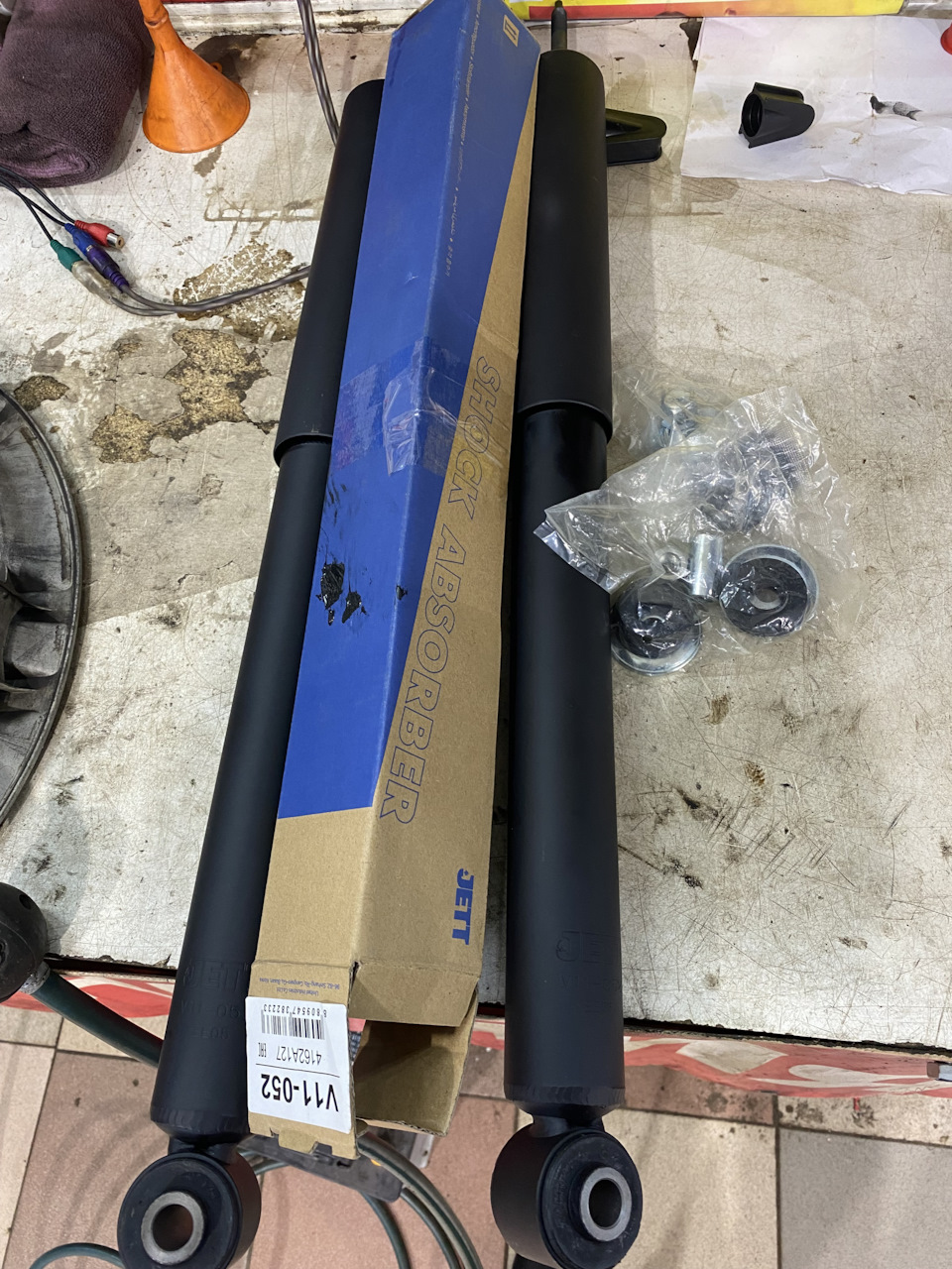 4162A127 АМОРТИЗАТОР PAJERO (V6#W, V7#W, V8#W, V9#W) Mitsubishi ...