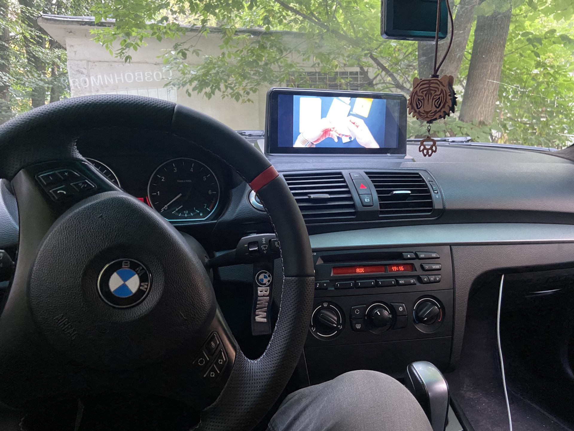 [12] — Android магнитола на торпеду (Coika 4+64). — BMW 1 series (E81 ...