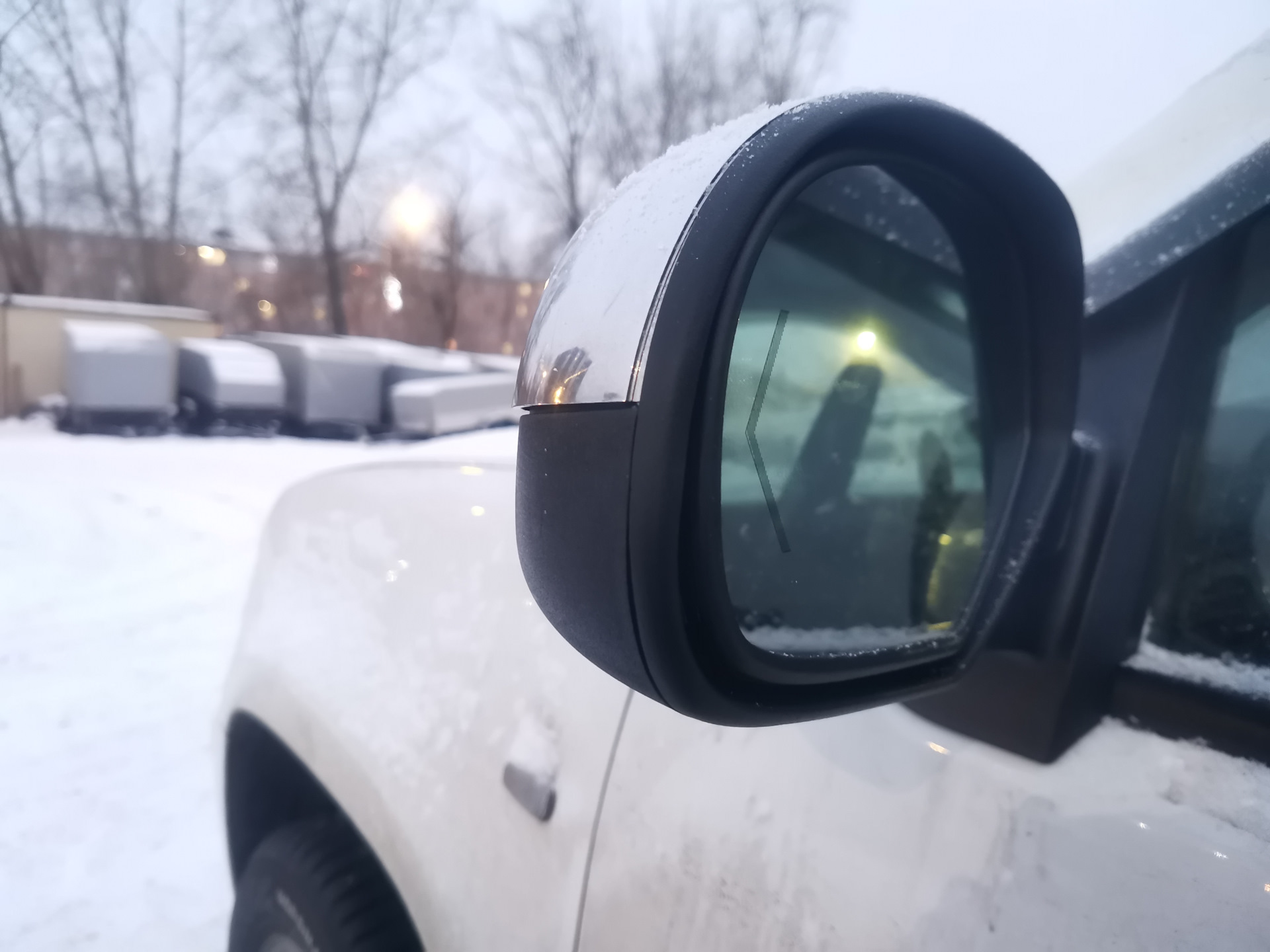 Ремонт корпуса левого зеркала. — Chevrolet Tahoe (GMT900), 5,3 л, 2011 ...