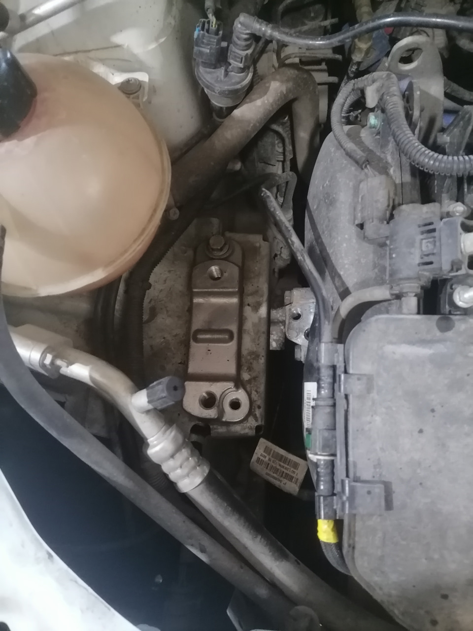 Поменял верхнюю опору — Lada Vesta (1G), 1,6 л, 2019 года | расходники ...