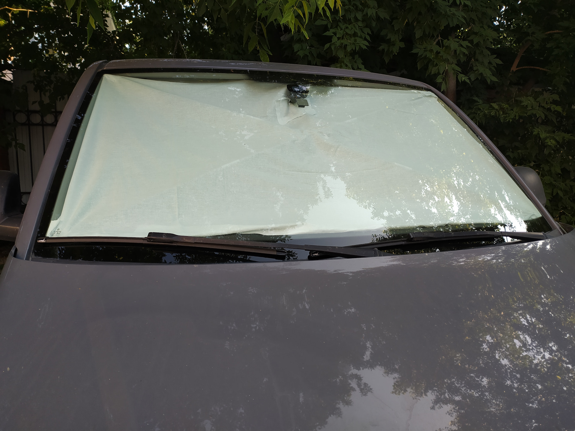 Шторка на лобовое. — Volkswagen Caravelle (T5), 2 л, 2014 года | своими ...