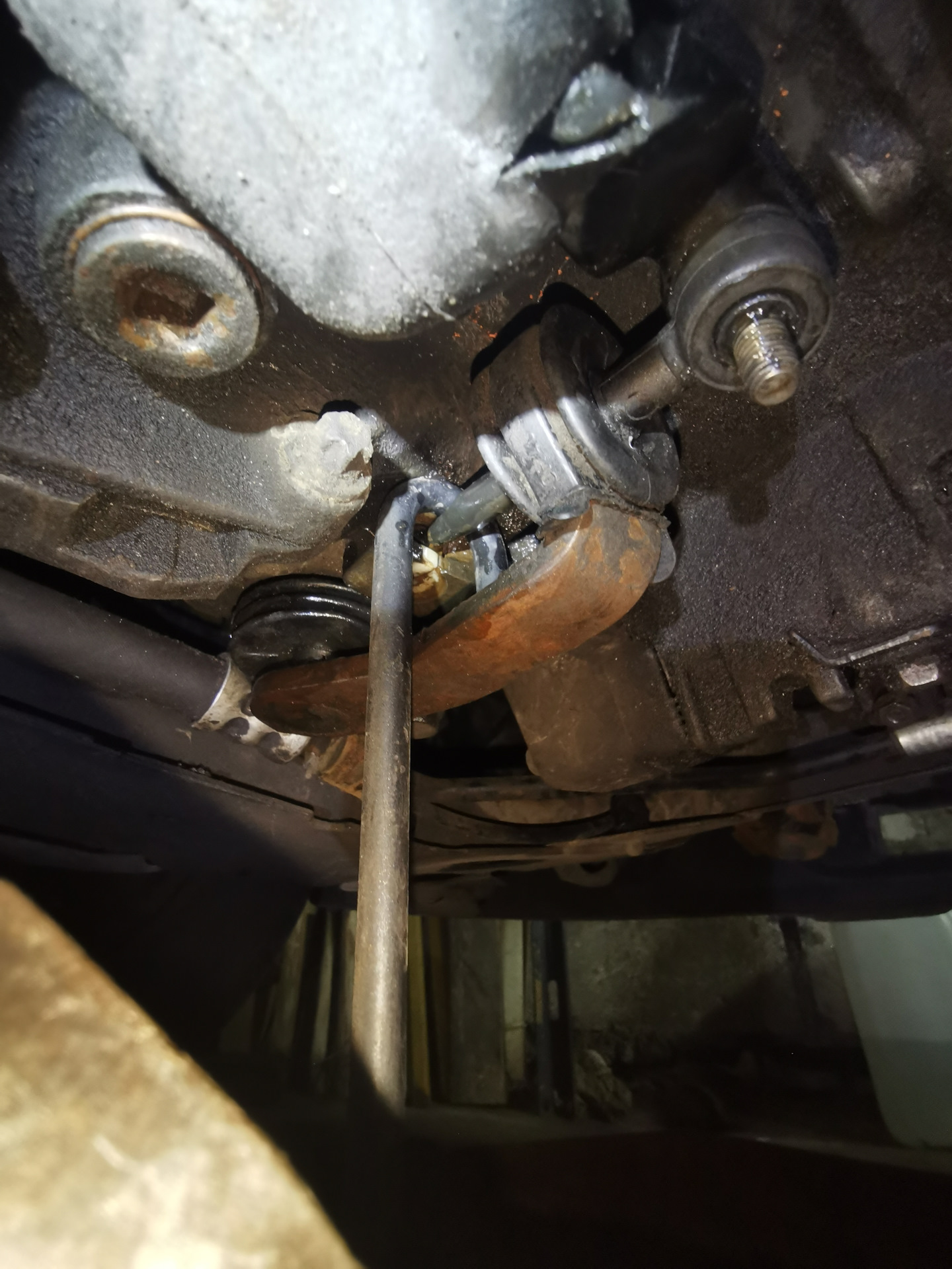 Замена втулки кпп и пыльника кулисы scenic 1 — Renault Scenic I, 1,6 л ...