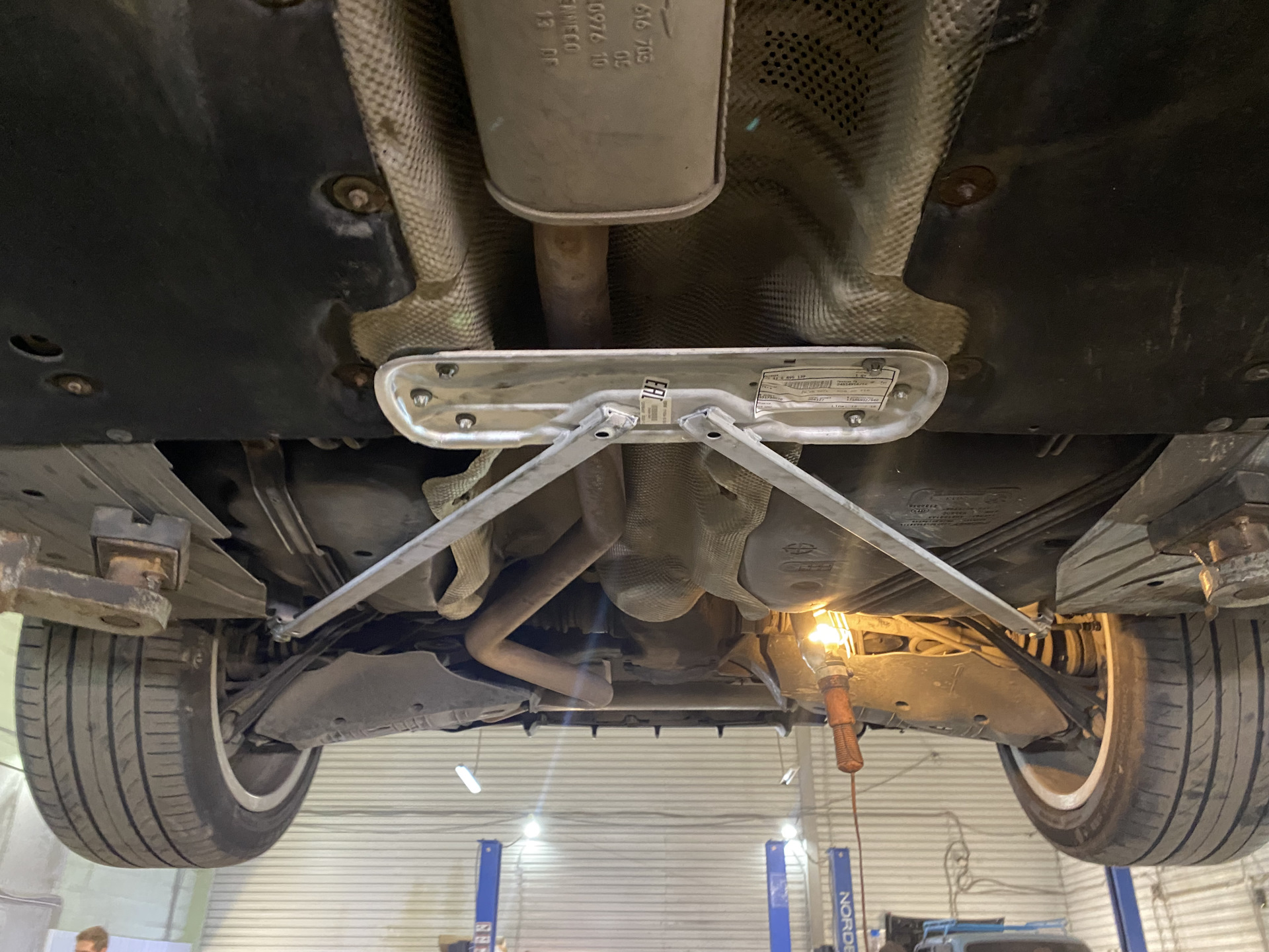 Распорка F80 в дуэте с растяжкой F32 — BMW 3 series (F30), 3 л, 2013 ...