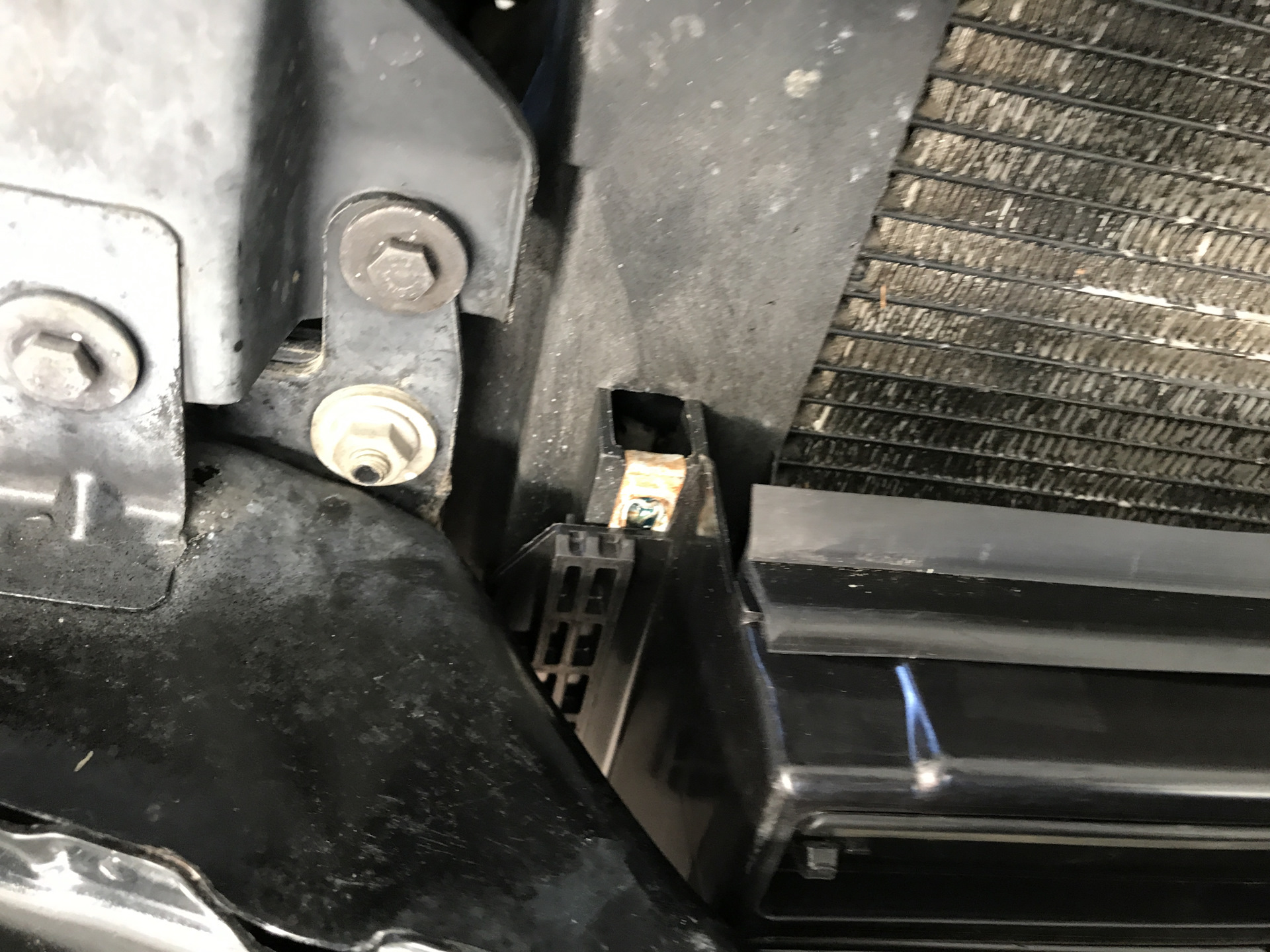 Замена вентилятора кондиционера E53 — BMW X5 (E53), 3 л, 2004 года ...