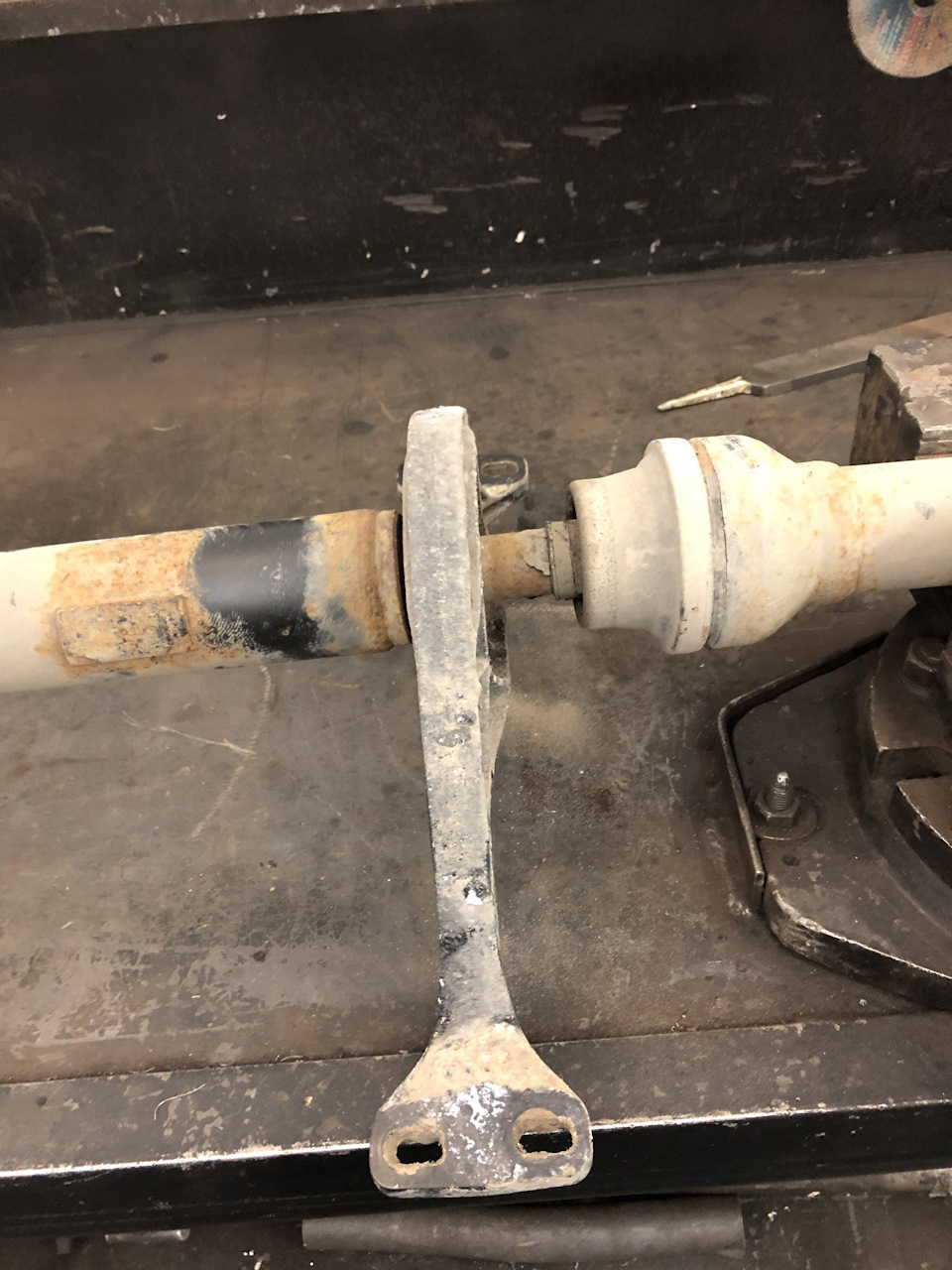 Подвесной подшипник! — Volkswagen Tiguan (1G), 2 л, 2012 года | визит ...