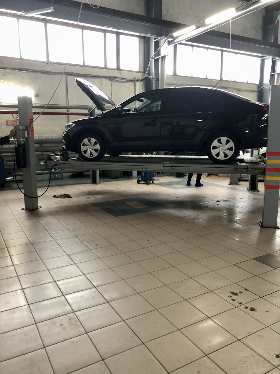 Первая замена Масла! — Volkswagen Polo liftback, 1,6 л, 2021 года ...