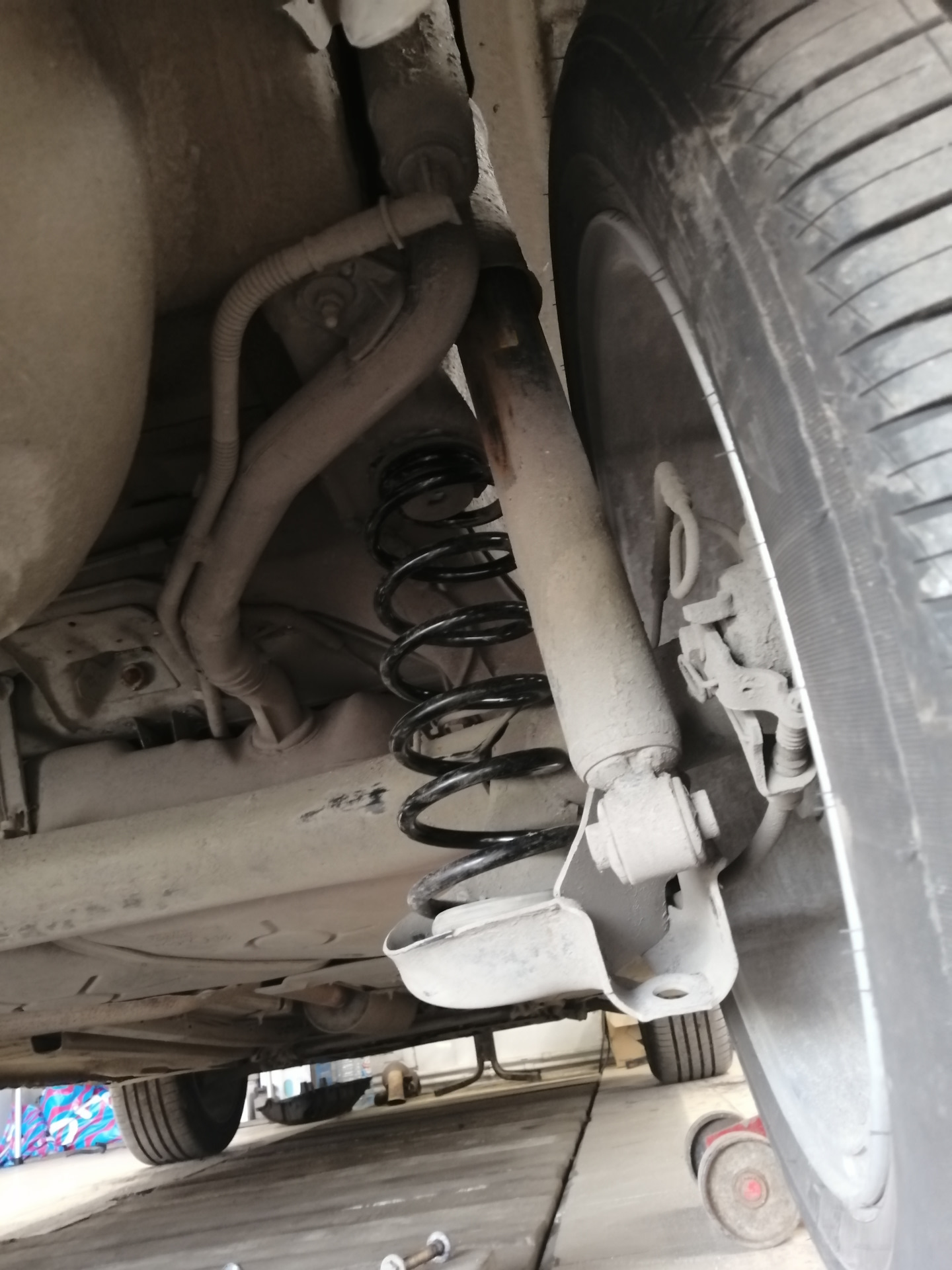 Пружины -30%, масло Mobil с добавлением JetOil — Peugeot 408 (1G), 1,6 ...