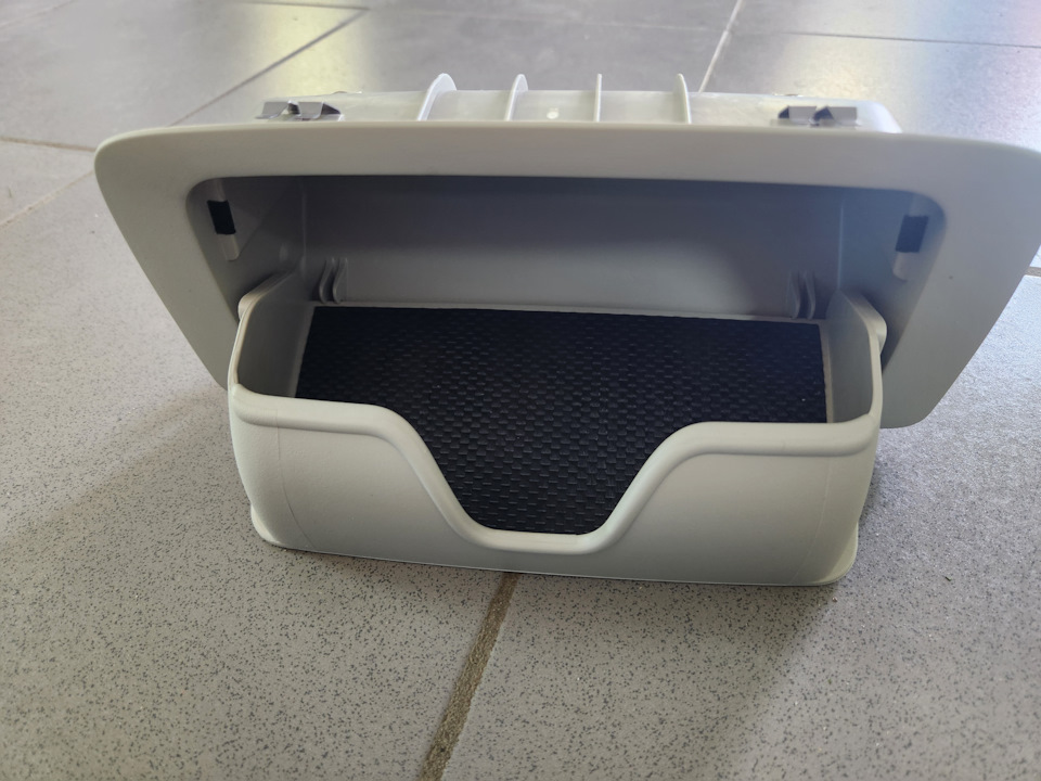 Футляр для очков на Mitsubishi Outlander (3G). | 1 300 ₽ в городе ...