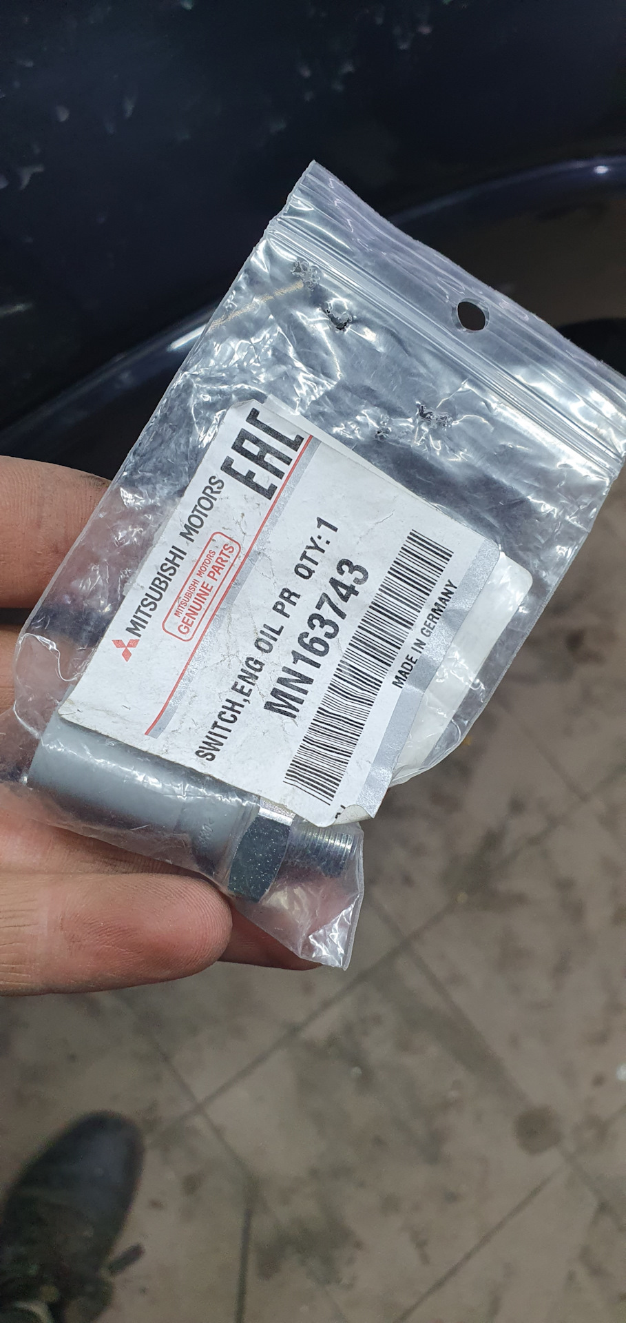 MN163743 ДАТЧИК ДАВЛЕНИЯ МАСЛА ASX (10-14), L200 (05-14), PAJERO ...