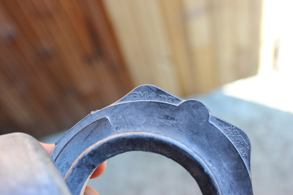 Замена резинок задних пружин — BMW 1 series (F20), 1,6 л, 2012 года ...