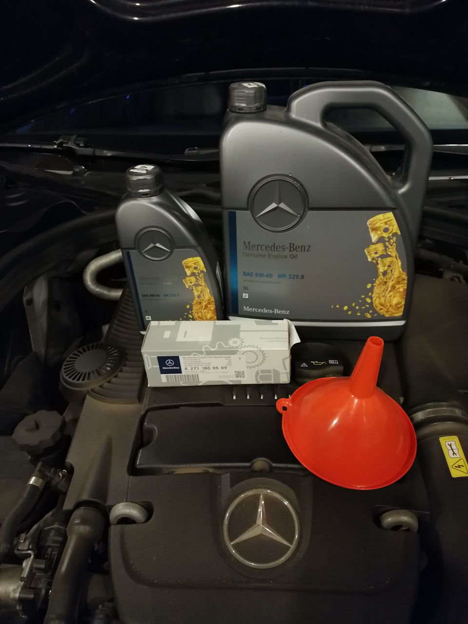 Замена масла — Mercedes-Benz E-Class (W212), 1,8 л, 2010 года | своими ...