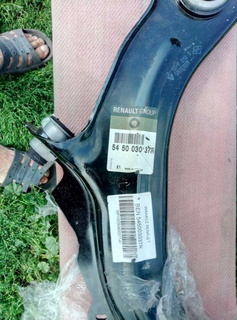 545003037R Рычаг ниж пер п RENAULT | Запчасти на DRIVE2