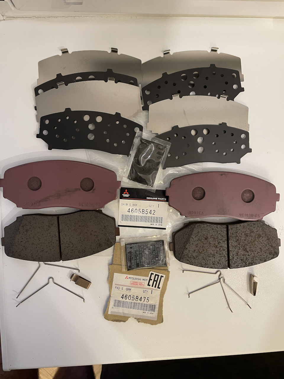 4605B475 Колодки тормозные передние к-т Mitsubishi | Запчасти на DRIVE2