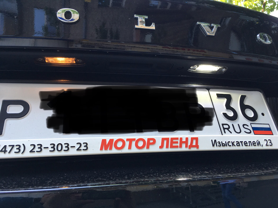 Замена ламп подсветки номера на диоды — Volvo S60 Cross Country, 2 л ...
