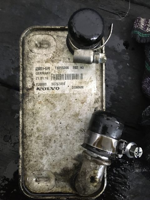 30757459 Радиатор масляный Volvo | Запчасти на DRIVE2