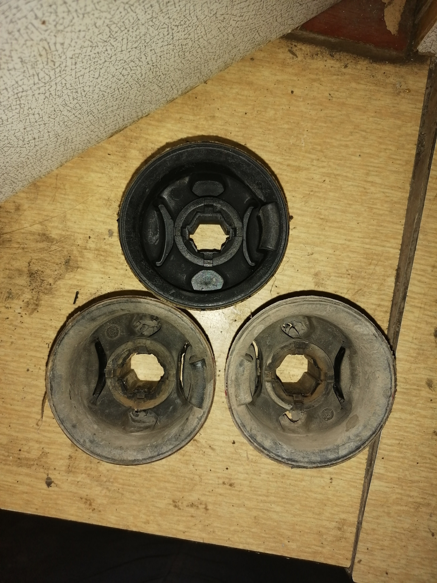 Сайлентблоки передних рычагов. — Volkswagen Jetta V, 1,6 л, 2008 года ...