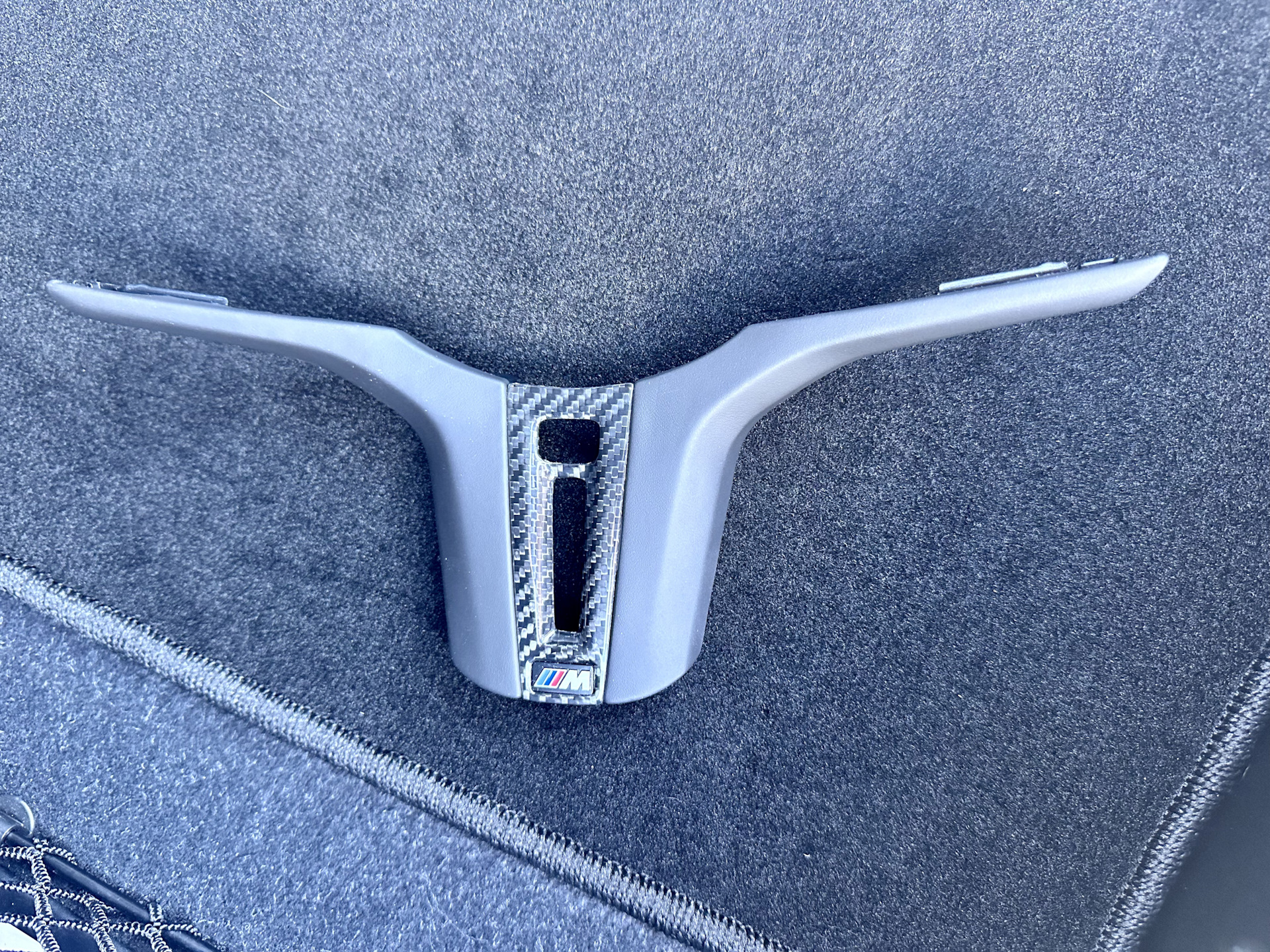 Карбонизация салона. Часть 1. Накладка на руль и лепестки — BMW 3 ...