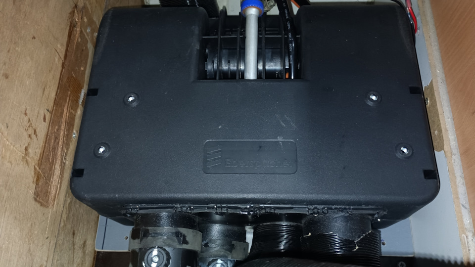 70. Дополнительный отопитель "Zenith-2 8000 — MB 914 Motorhome Garage ...