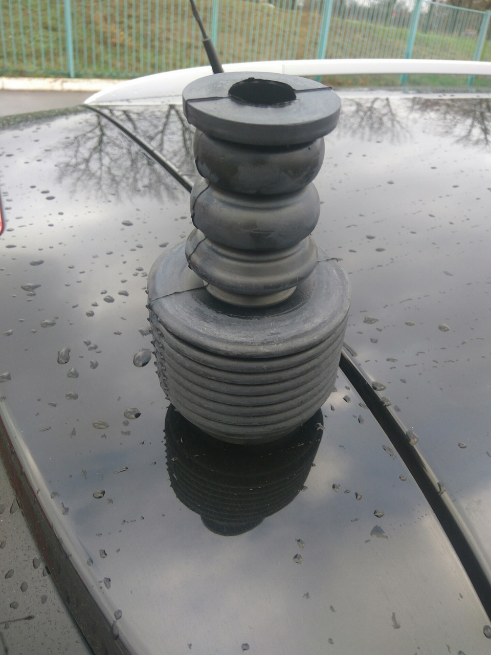 Пыльник — отбойник замена перед зимой. — Renault Megane Sport Tourer, 1 ...