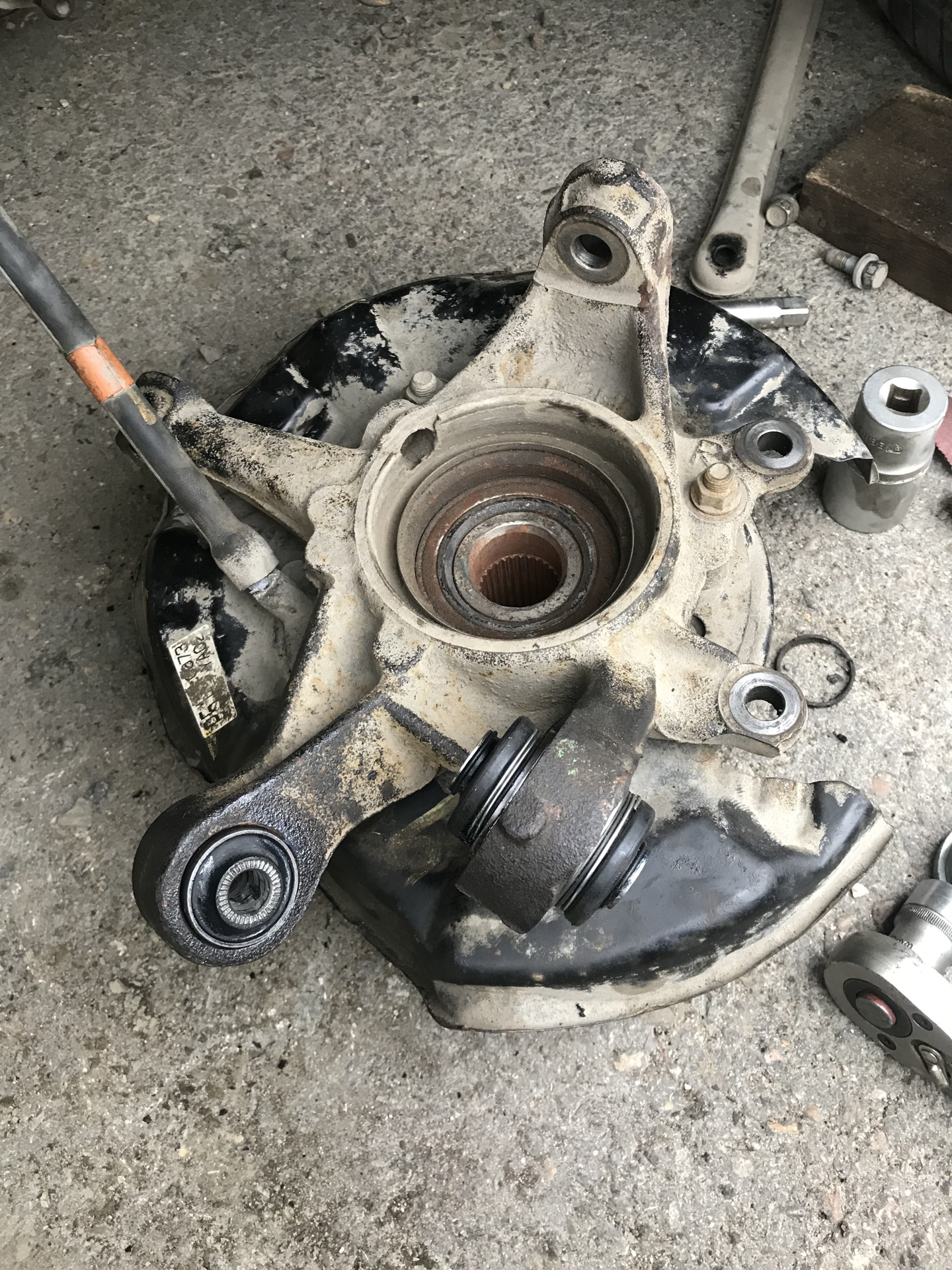 Плавающий сайлентблок — Toyota Progres, 2,5 л, 2000 года | своими ...