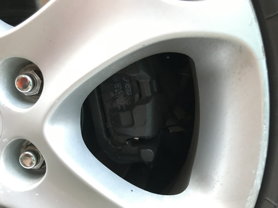Покраска тормозов) — Mazda 6 (2G) GH, 2 л, 2011 года | своими руками ...