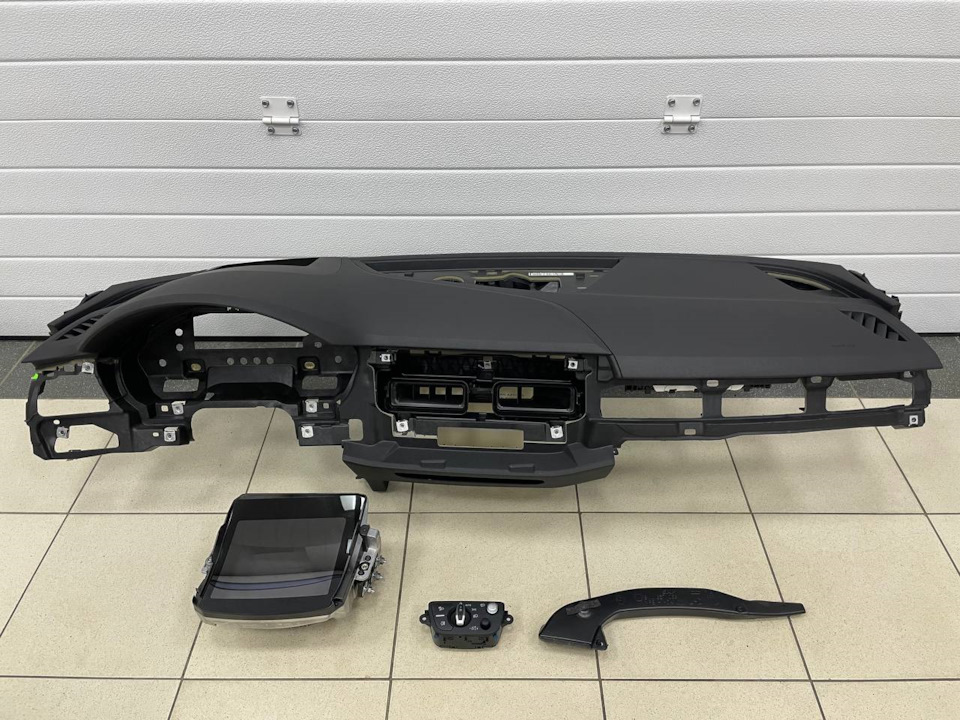 29. Head-up display (Проекционный дисплей) Часть 1. — Audi A4 (B9), 2 л ...