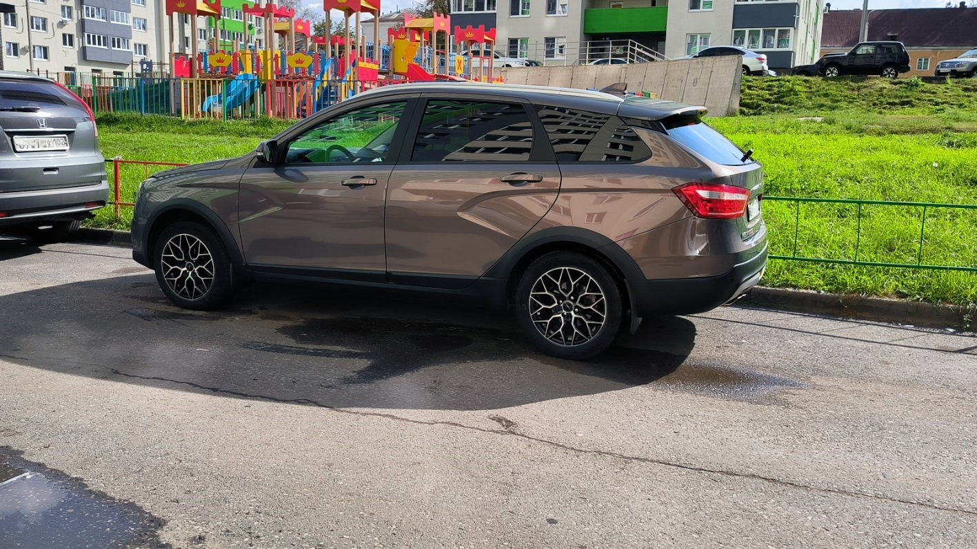 Lada Vesta SW Cross 1.8 бензиновый 2019 | фантом 496 на DRIVE2