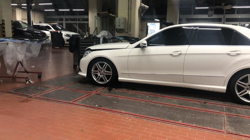 Замена лобового стекла на оригинал — Mercedes-Benz E-Class (W212), 1,8 ...