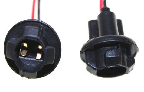 Ремонт подсветки номерного знака (замена патронов ламп) — Volvo S60 (1G ...