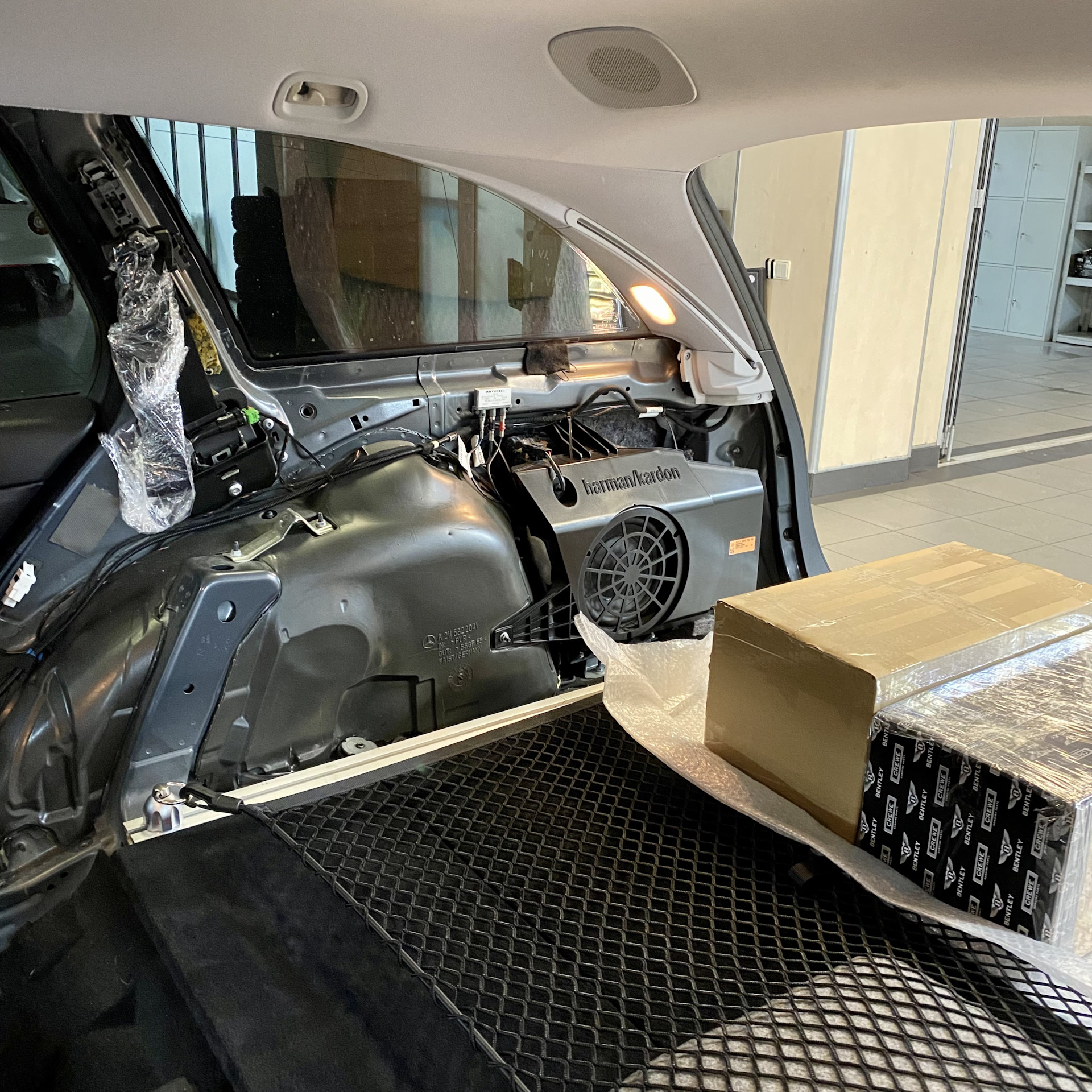 Задние аморты — Mercedes-Benz E-class Estate (S211), 3 л, 2008 года ...