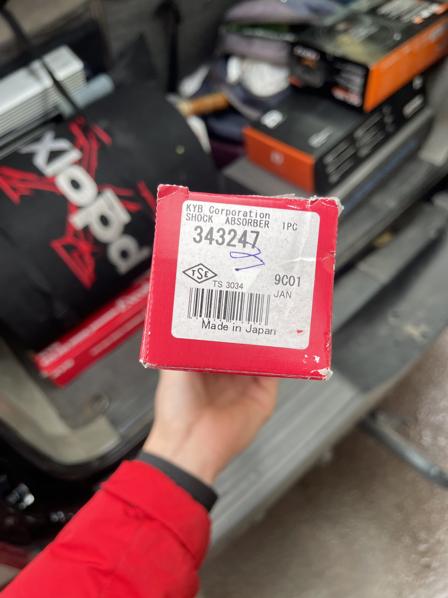 Замена задних амортизаторов — Suzuki Grand Vitara (1G), 2,5 л, 1999 ...