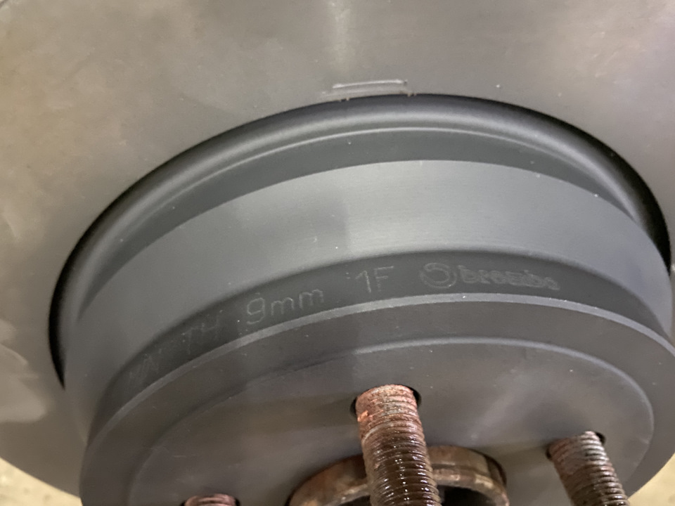 Замена задних тормозных дисков — Land Rover Freelander 2 (L359), 2,2 л ...