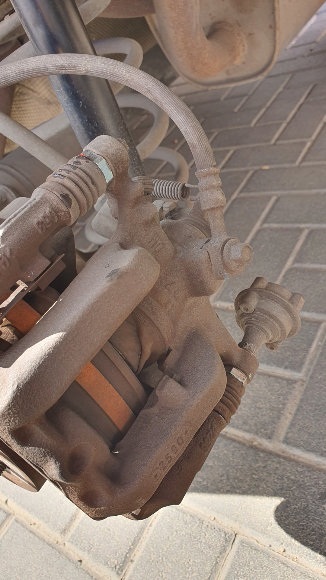 Устранение стука задних суппортов. — Chevrolet Cruze (1G), 1,6 л, 2011 ...