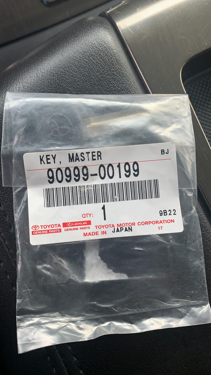 12 ключ ориг — Toyota Celica (230), 1,8 л, 2002 года | аксессуары | DRIVE2