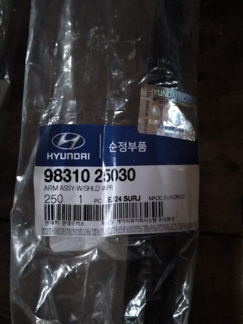 9831025030 держатель щетки стеклоочистителя, металл KIA HYUNDAI ...