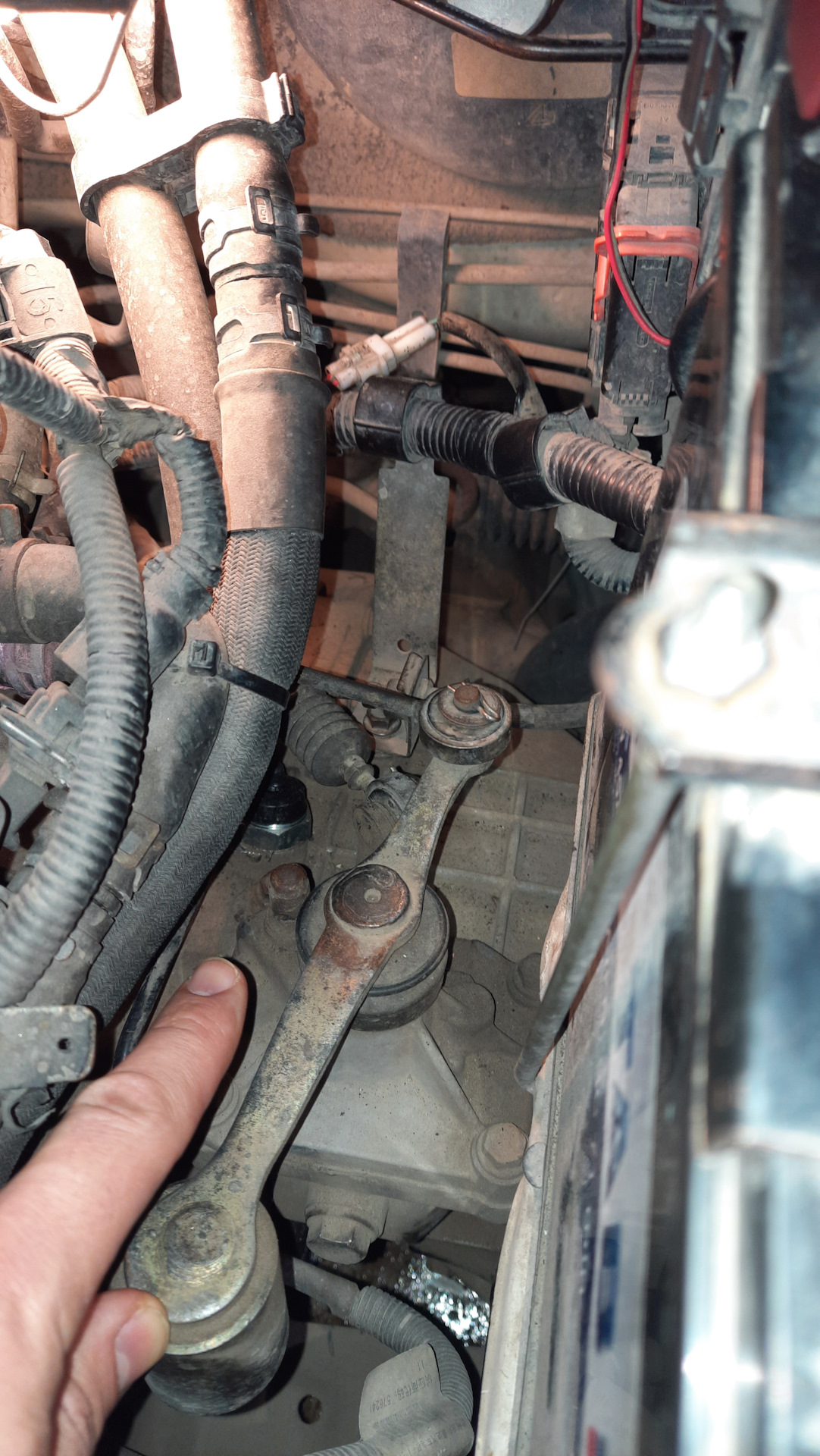 Выключатель лампы з.х. — Geely GC6, 1,5 л, 2014 года | визит на сервис ...