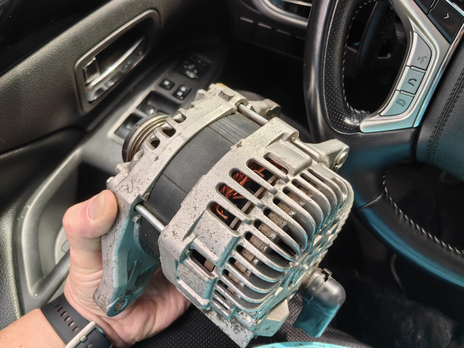 Замена генератора на 130A артикул 1800A288 — Mitsubishi Outlander (3G ...