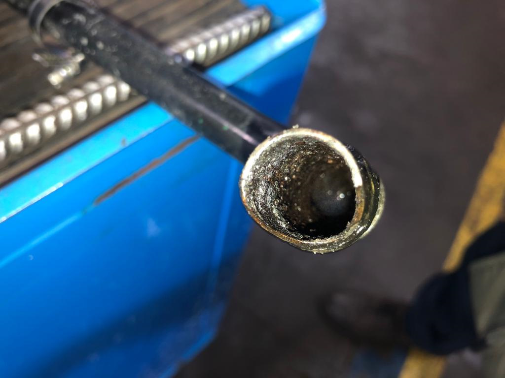 Чистка и промывка патрубков ВКГ — Audi 100 (C4), 2,3 л, 1993 года ...