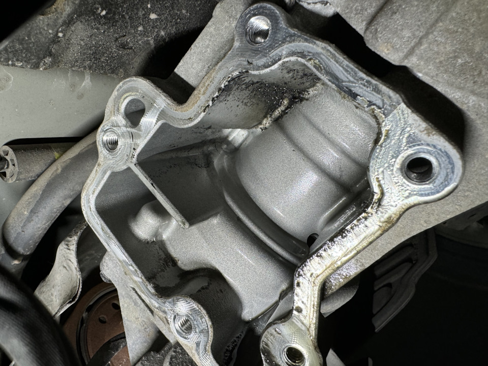 Замена всех масел и фильтров — Volvo XC60 (2G), 2 л, 2020 года | своими ...