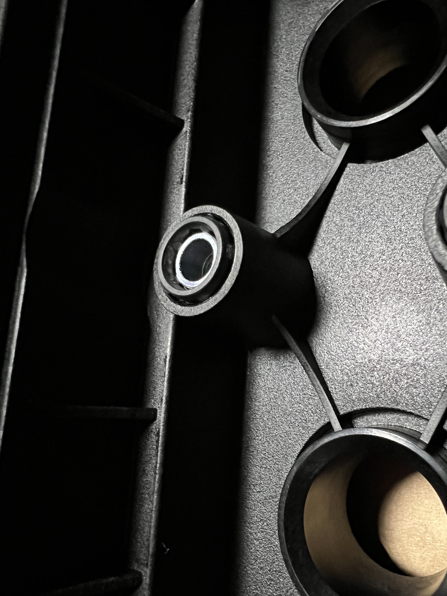 Оригинальная клапанная крышка GM#25192208 — Chevrolet Lacetti Sedan, 1 ...