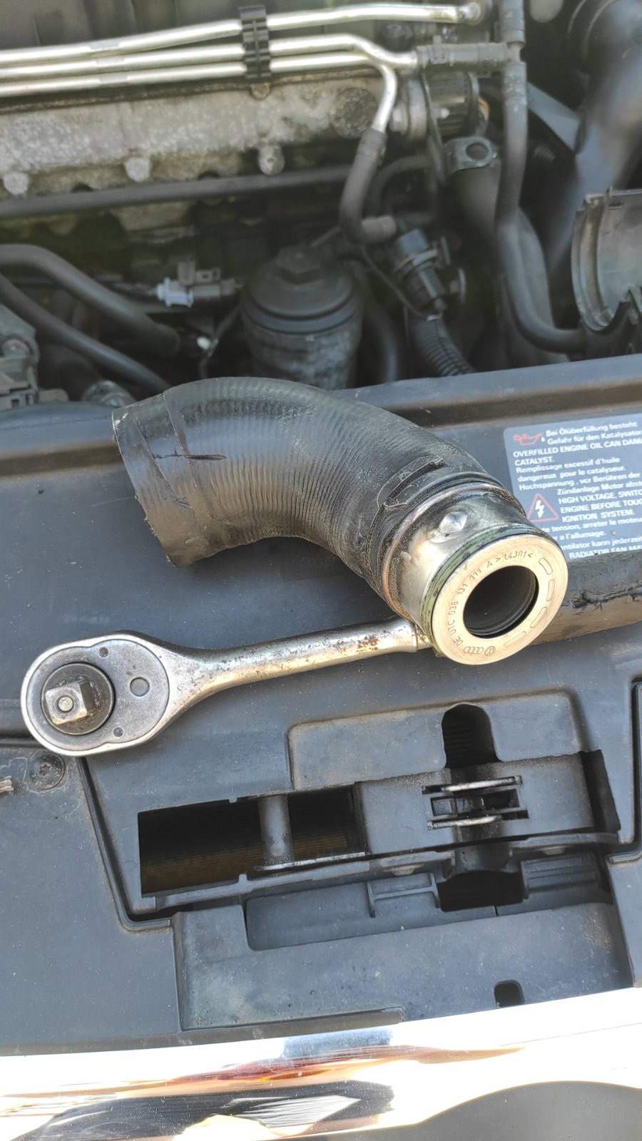 Заміна патрубка — Volkswagen Passat Variant (B6), 2 л, 2006 года ...
