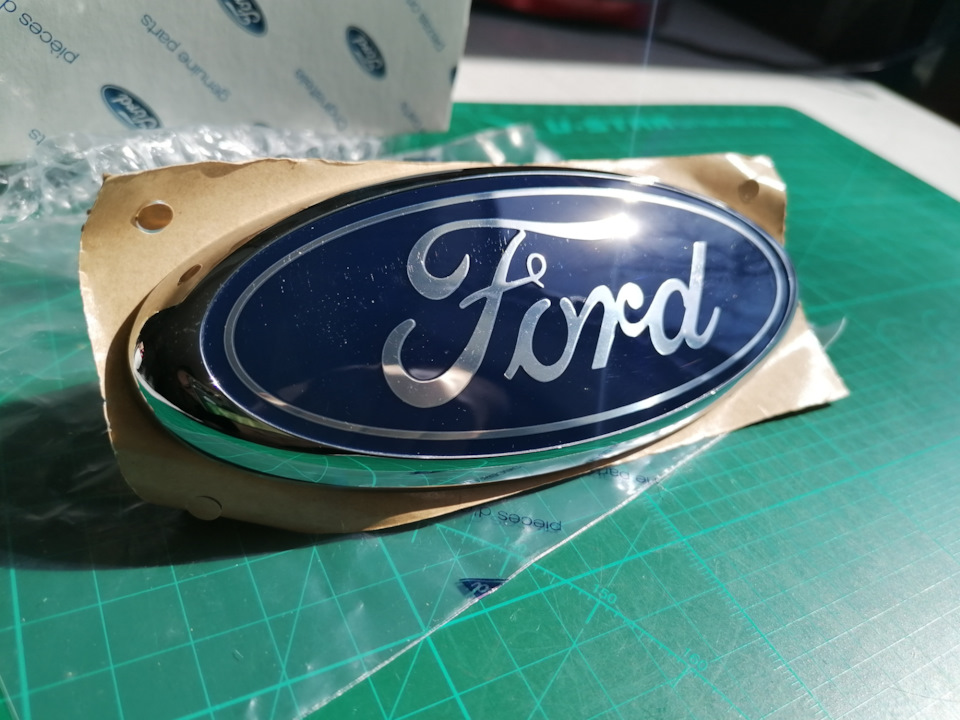 Передний шильдик — Ford S-Max (1G), 2 л, 2011 года | запчасти | DRIVE2