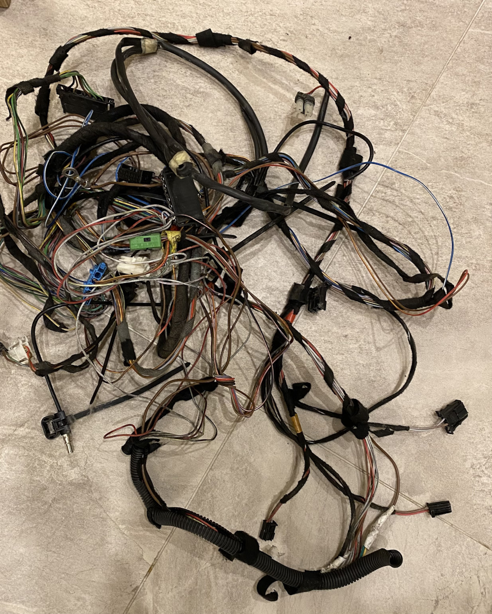 Опция 881 Дистанционное закрывание крышки багажника — Mercedes-Benz E ...