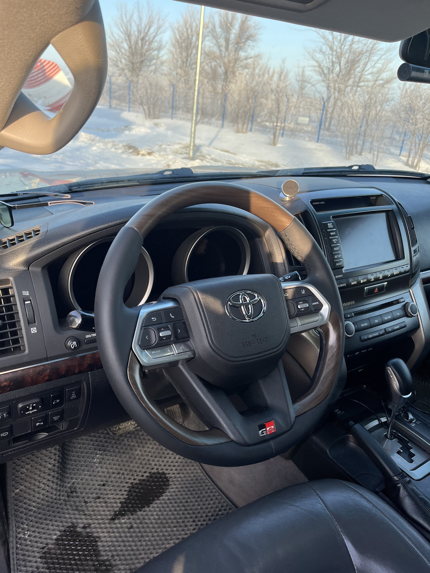 Новый руль — Toyota Land Cruiser 200, 4,5 л, 2011 года | аксессуары | DRIVE2